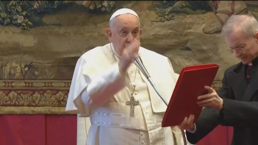 Neumonía bilateral, la compleja enfermedad que padece el papa Francisco - Stereo Mar 101.7